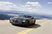 Mercedes SLS AMG, viralliset luonnokset ja kuvat ohjaamosta 43189_12