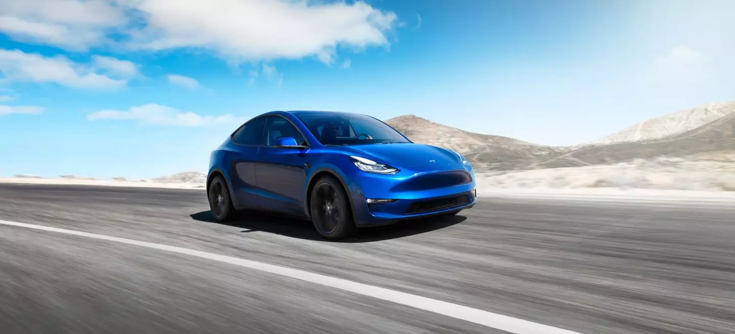 Tesla Model Y 2021 1