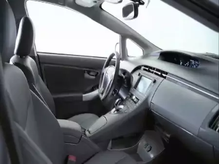 Toyota Prius 2010, ensimmäiset ja epäilyttävät kuvat