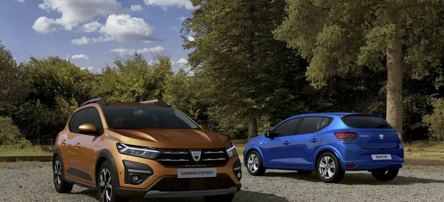 2020 New Dacia Sandero און Sandero סטעפּווייַ