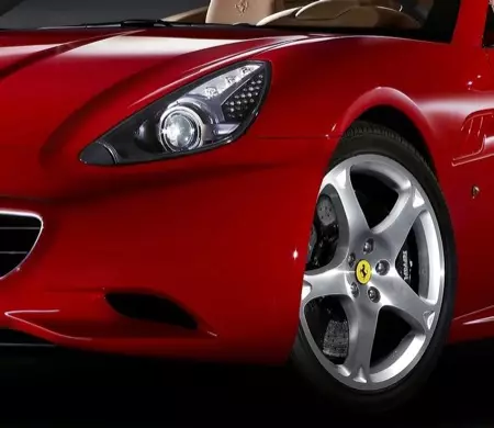 ទីបំផុត Ferrari California ម៉ូដែល Maranello ថ្មីត្រូវបានបង្ហាញ