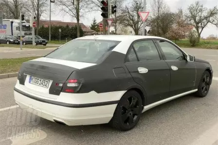 Yeni Mercedes E-Class 2009 İstirahətlər