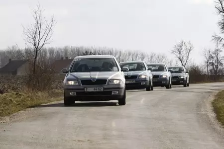 So werden Reifenprüfungen beim TÜV durchgeführt