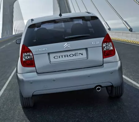 Citroën C2 2009, ପୁନ es ଡିଜାଇନ୍ ଏବଂ ନୂତନ 110 Cv ଡିଜେଲ ଇଞ୍ଜିନ୍ |