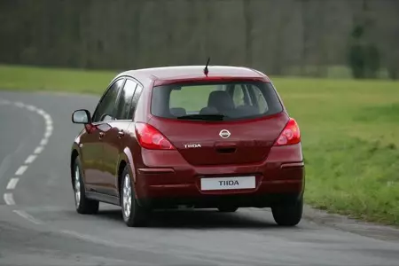 nissan tiida