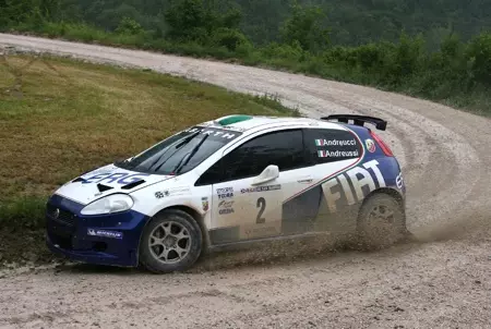 Fiat Grande Punto Super 2000 и улична версия Brutale