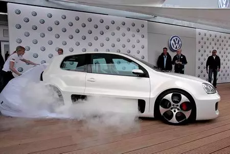 Altre foto della Volkswagen V GTI W12 Concept