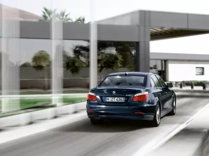 BMW 5 سیریز کے ریسٹائل 2007 کی پہلی سرکاری تصاویر