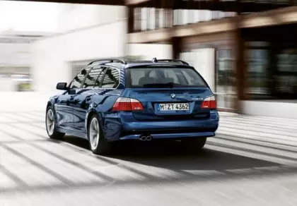 BMW 5 سیریز کے ریسٹائل 2007 کی پہلی سرکاری تصاویر