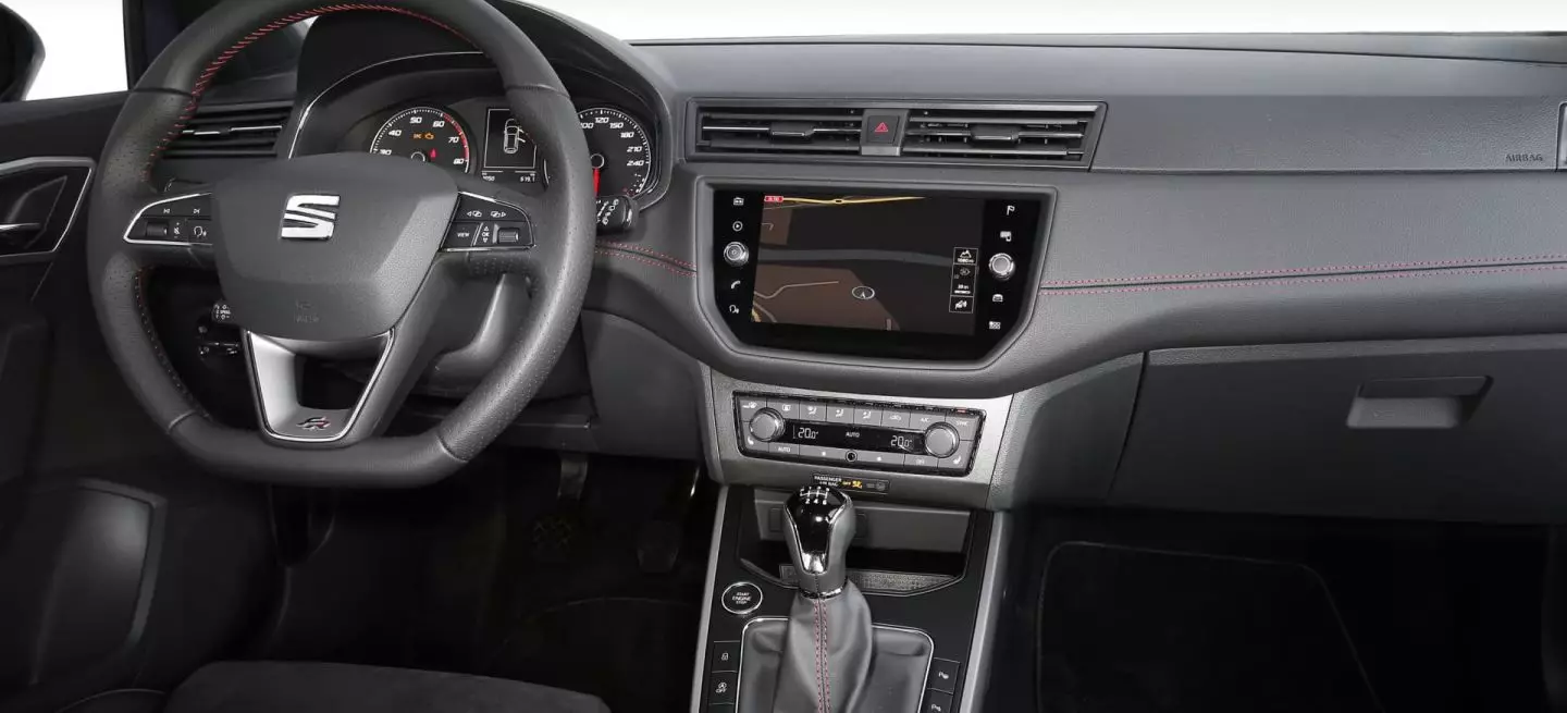 Pagtanyag sa Seat Arona Hunyo 2021 Interior 01