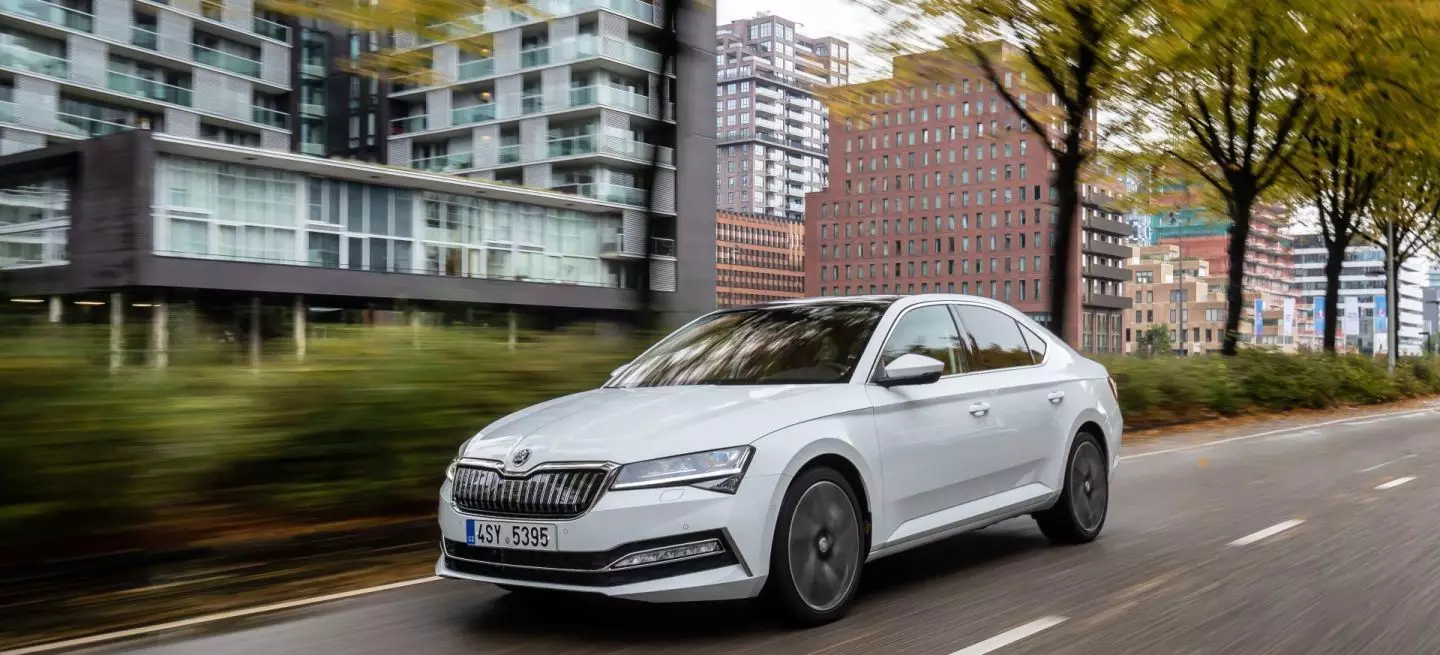 Skoda Superb IV 2020 ១១