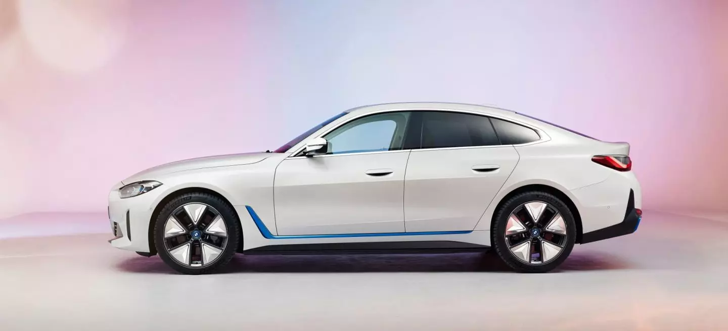 Bmw Neue Klasse universālā platforma I4 05