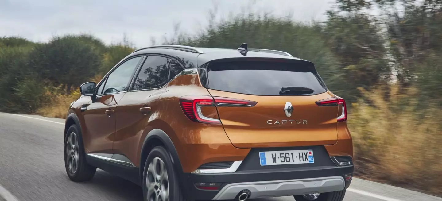 Ngoại thất động Renault Captur Orange 00012