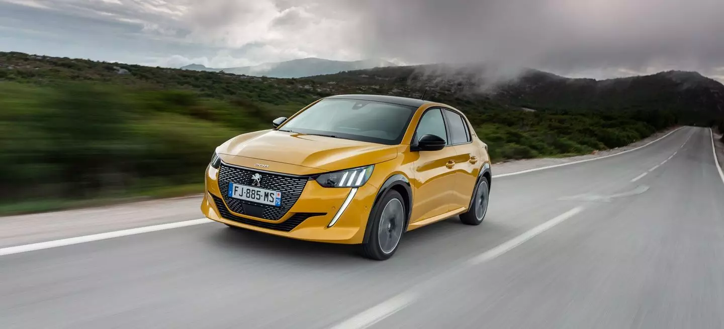 Peugeot 208 Gt Line 2019 યલો 32