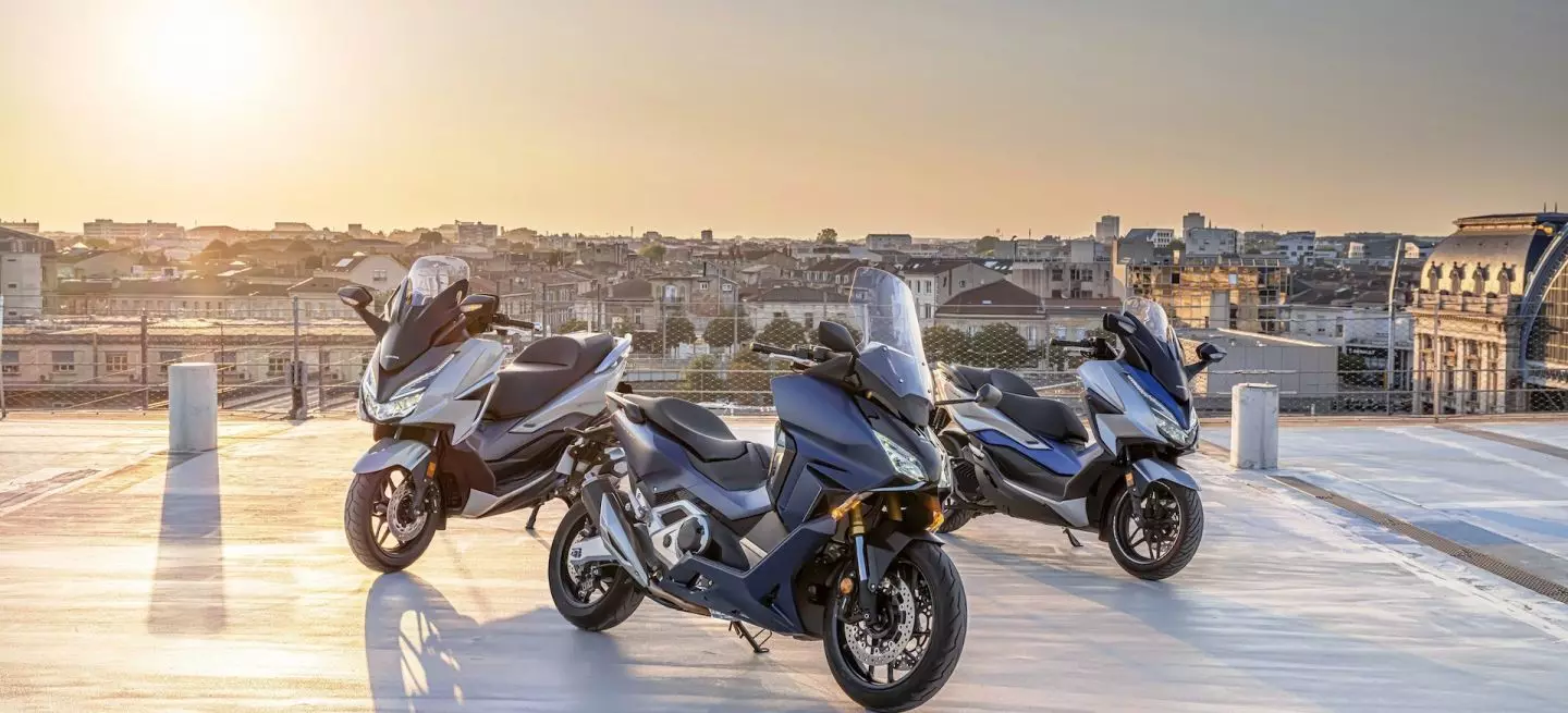 Honda's Premium Forza Scooter Family wreidet út foar 2021 mei de oankomst fan Forza 750 en Forza 350