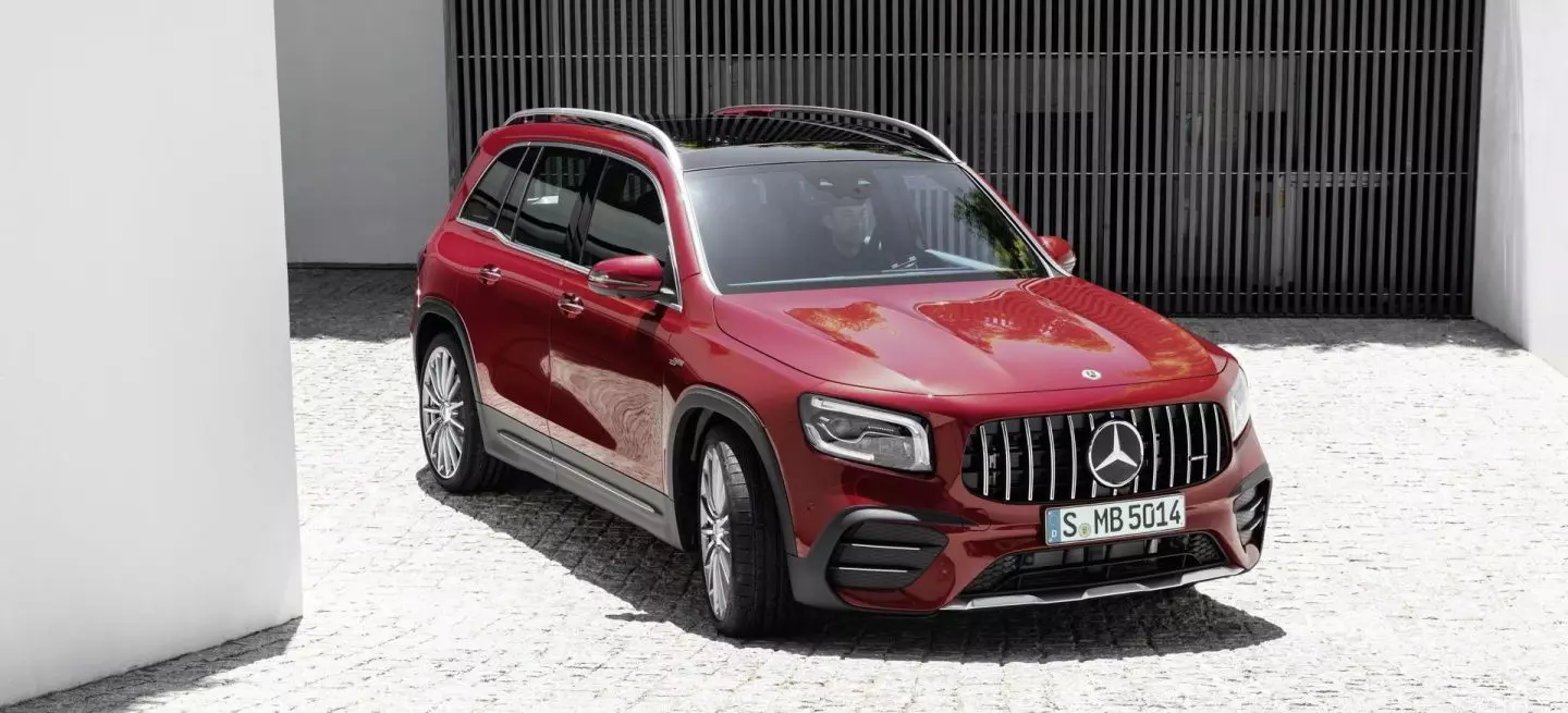 Konkurrenzlos In Seiner Klasse: Der Neue Glb 35 4matic Kombiniert Mit Einer Hohen Variabilität, Viel Platz Und Mit Hohem Fahrspaß Vô song trong phân khúc: Glb 35 4matic mới kết hợp khả năng thay đổi tuyệt vời và nhiều không gian với cảm giác lái tuyệt đối