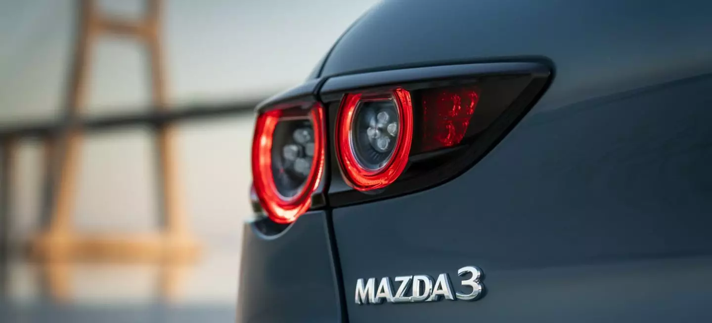 Mazda3 2019 كۆپ ئىقتىدارلىق شوپۇر 01