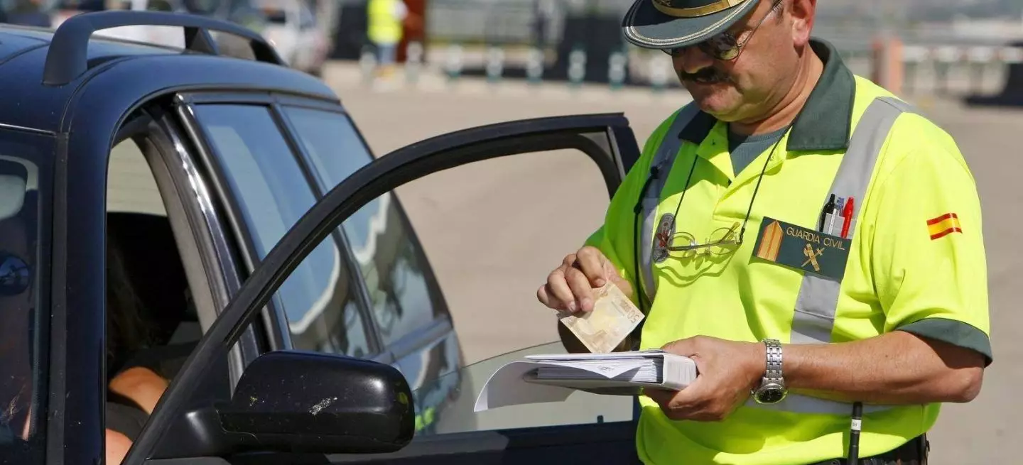 Goşt Driving Fine Parastina Sivîl