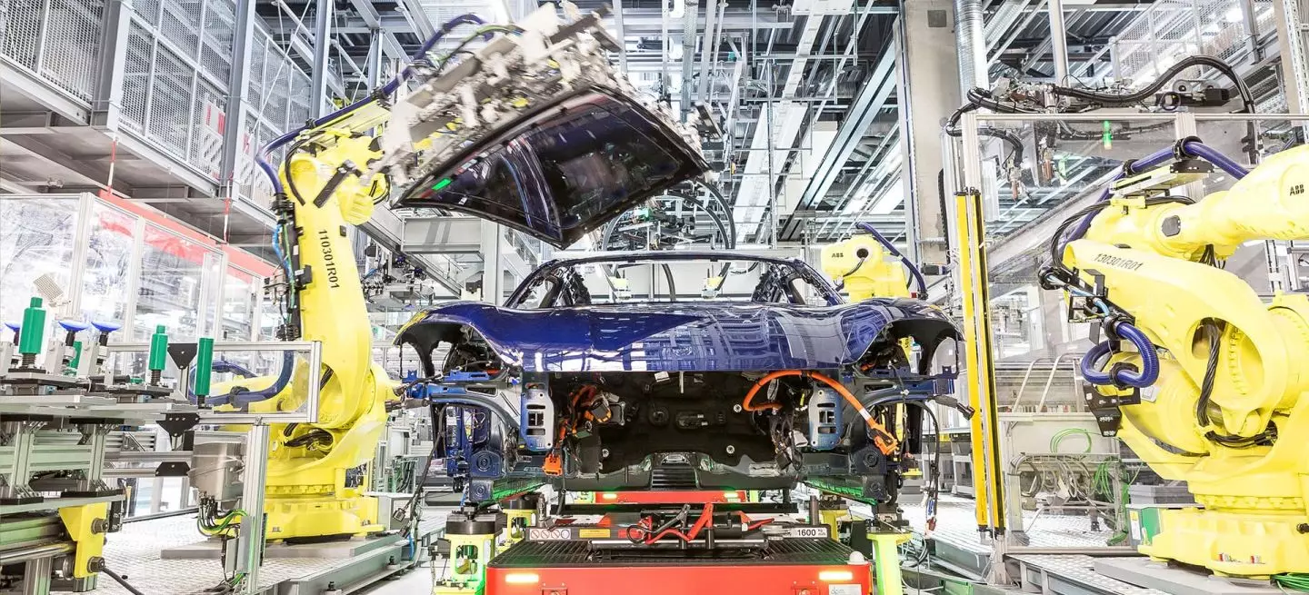 Η Audi βοηθά το Porsche Taycan Production Factory 03