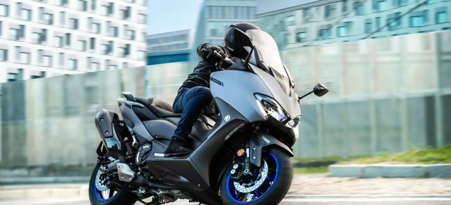 Yamaha T-Max 2020 1