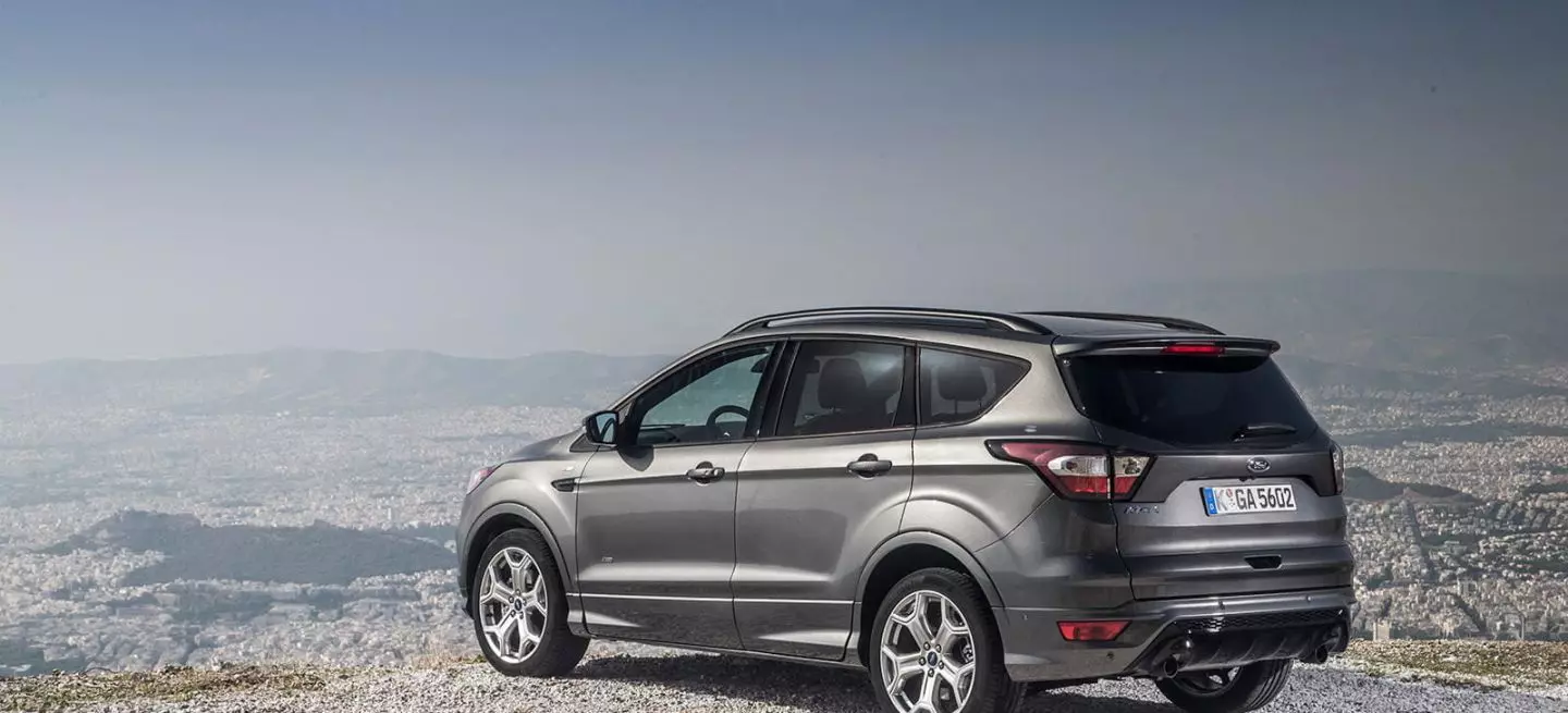 Ford_Kuga_1900x900_00010