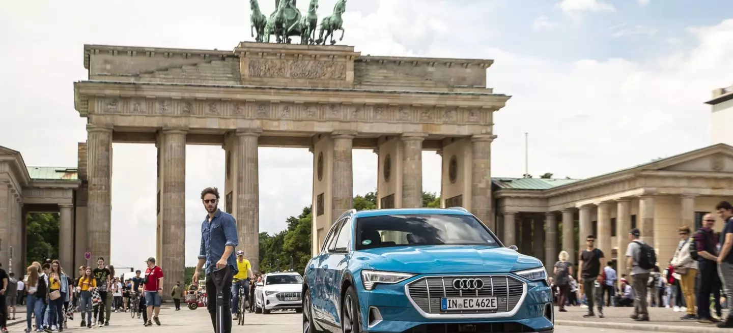 Audi e Kopanya Scooter le Skateboard