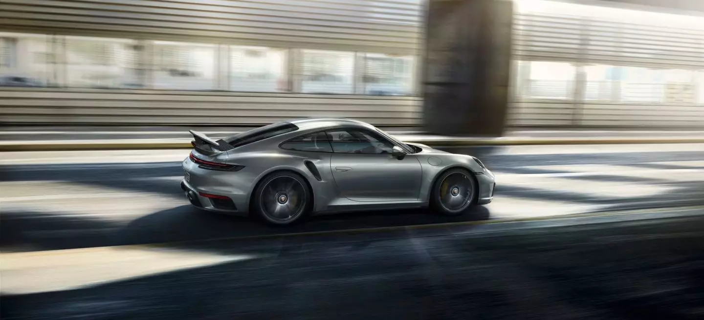 2020 Porsche 911 Turbo S2