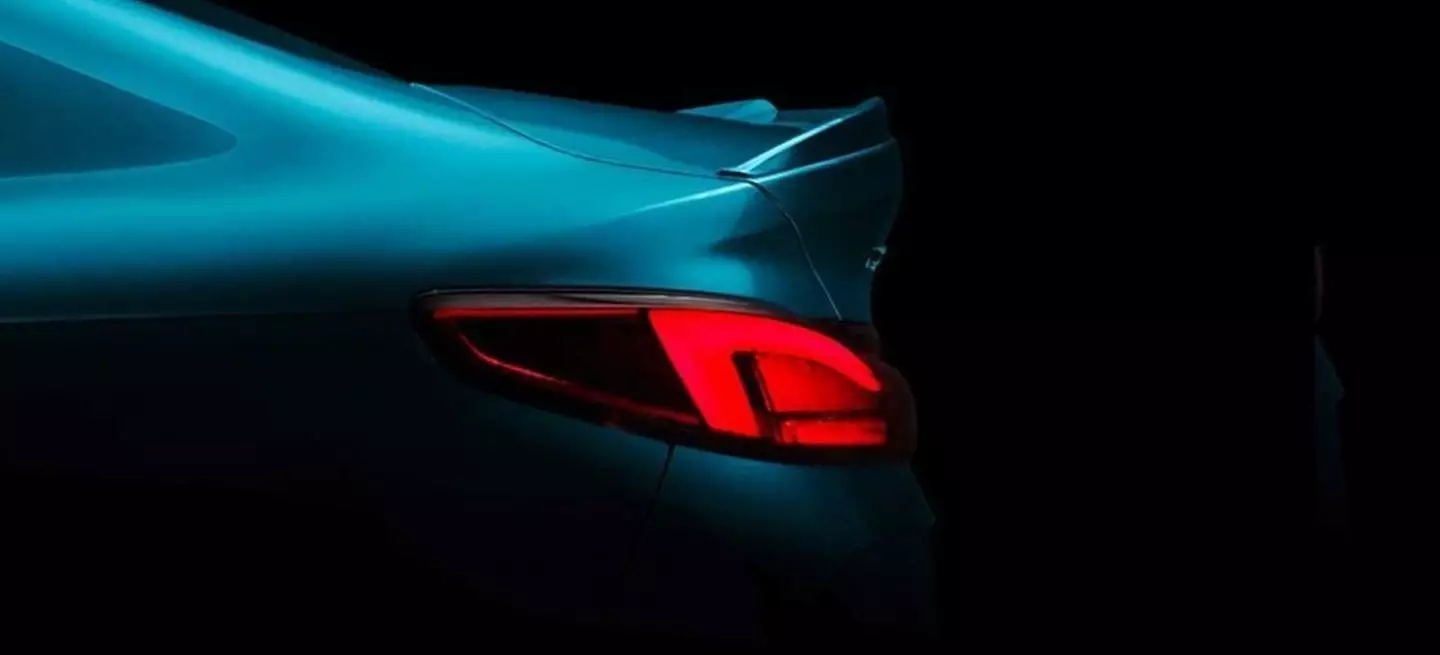 BMW 2 -sarjan Gran Coupe Teaser 1019 001