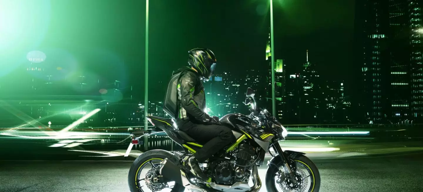 Kawasaki Z900 Hi Z900 សកម្មភាព ៦