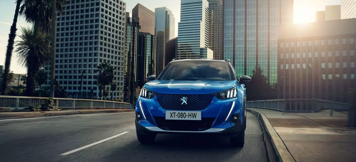 Peugeot E 2008 Blå 2019 04