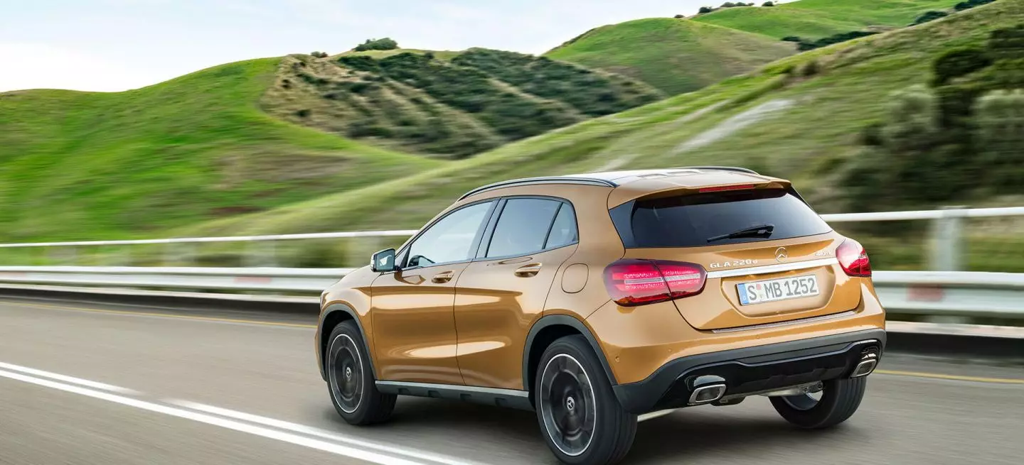 Mercedes_GLA_00016