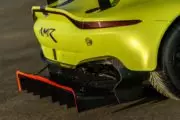 Aston Martin o loʻo tuʻuina atu le Vantage GTE fou, ua valaauina e faʻaauau ona nofotupu i Le Mans 98317_5