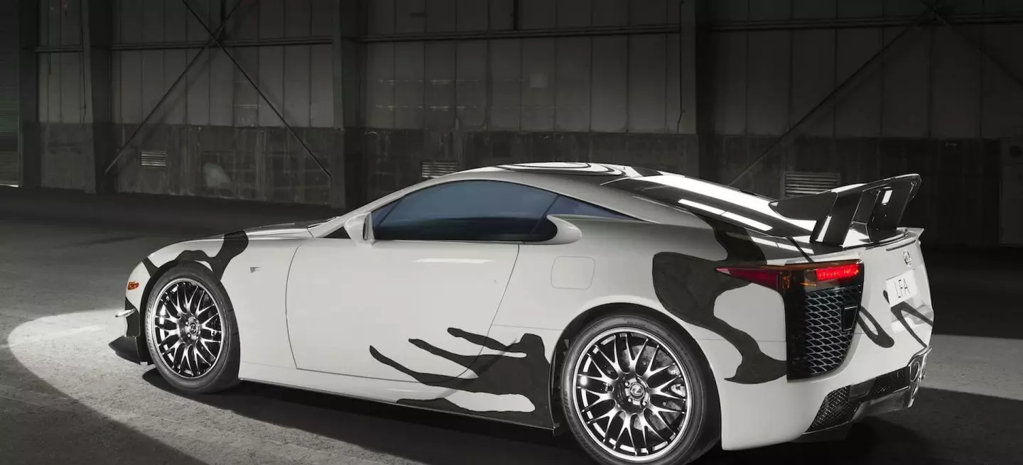 Ụgbọ ala nka Lexus Lfa 3