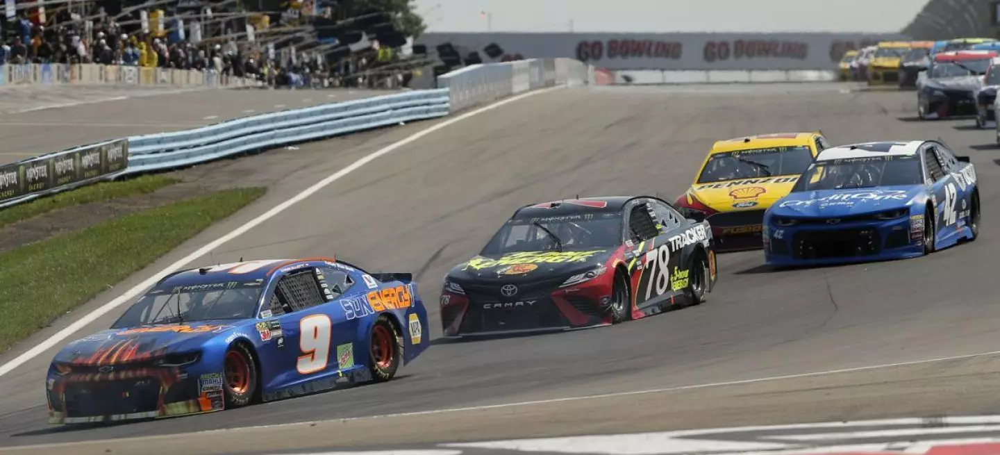 chase-elliott-group-nascar-watkins-glen-2018