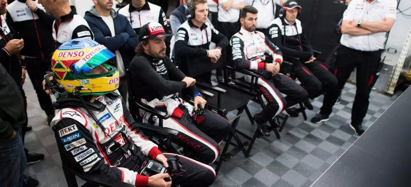 fernando-alonso-le-mans-box-2018